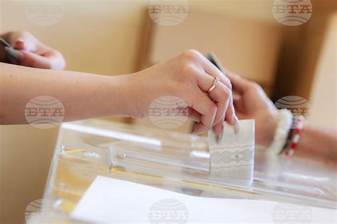 Според първите резултати от екзитпола на Маркет линкс за европейските избори ГЕРБ СДС е с 28