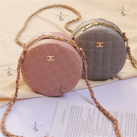 کیف دوشی گرد شنل