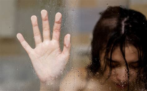 خود ارضایی چیست و آیا عارضه جبران ناپذیری دارد؟