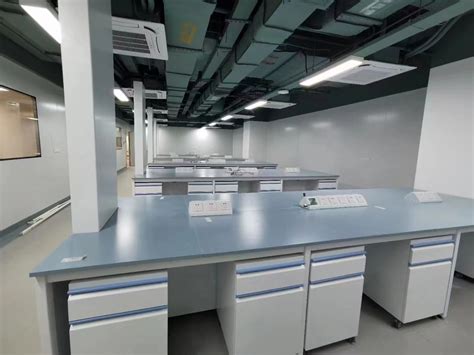实验室集成吊顶 实验室吊顶施工 苏州比斯克科技工程有限公司 苏州实验室设计 实验室装修 实验室家具 试验台 通风柜 化验室布局 微生物实验室 恒温恒湿实验室 实验室排风系统 实验室新风系统