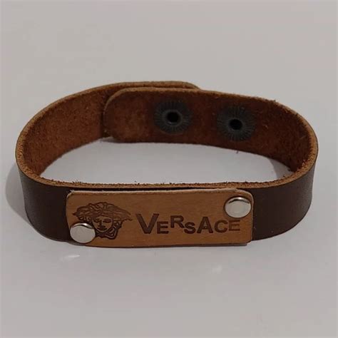 خرید و قیمت دستبند چرم اسپرت دوبل دکمه دار مگنتی ورساچ Versace زنانه