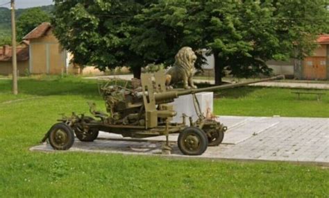 Паметник на загиналите във войните в село Йоглав