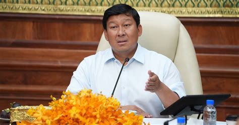 រដ្ឋមន្រ្តីដែនដី