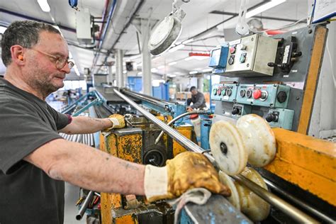 Tecalemit Tubes Embauche Et Monte En Cadence à Chârost Dans Les