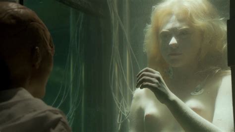 Naked Alexandra Gordon In Hemlock Grove