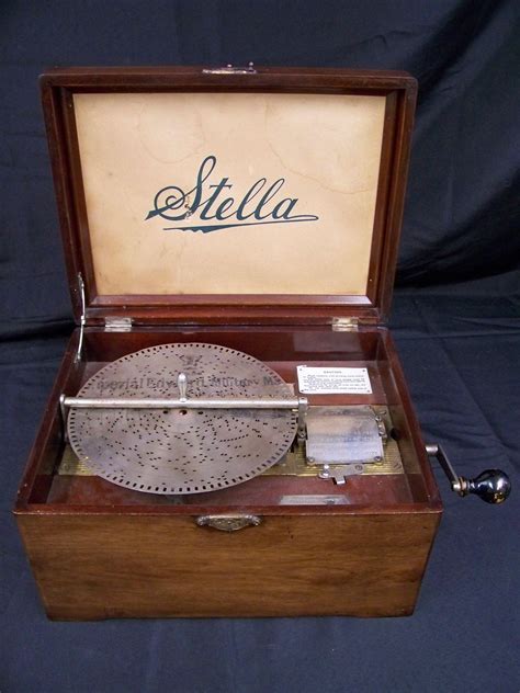 Lot Stella Disc Music Box