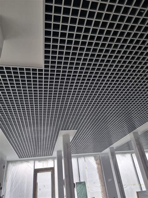 Окачен растерен таван в комбинация с гипсокартон Effetto