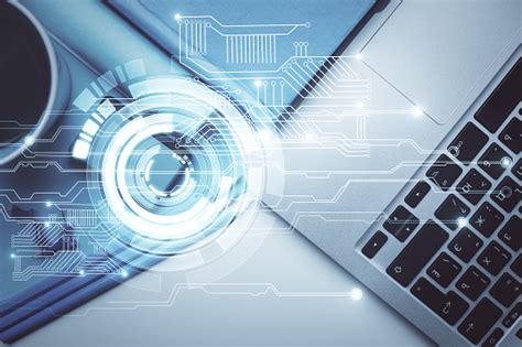 컴퓨터와 학습 책상 배경의 상단보기를 통해 데이터 그리기 홀로그램의 멀티 노출 기술의 개념 가상화폐공개에 대한 스톡 사진 및