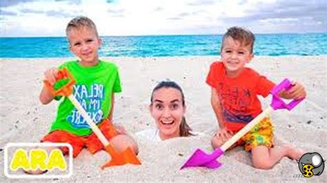 ولاد و نیکی ولاد و مامی در دریا استراحت می کنند فیلو