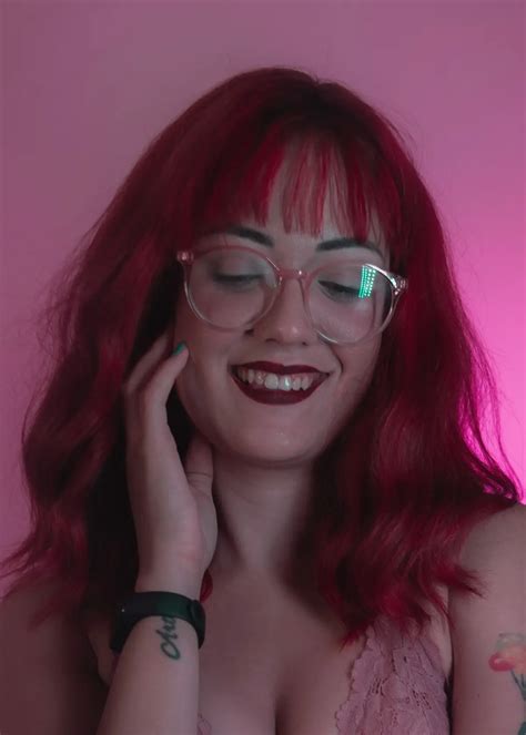 Half Moon Bangs Will A Crescent Shaped Fringe Suit You