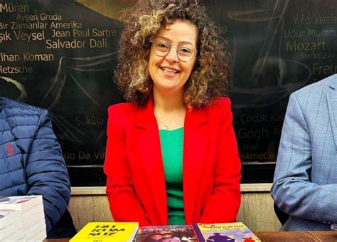 İnci YILMAZ ŞİMŞEK in Ödüllü Hikayeleri Bir Kutu Geçmiş Adlı Kitapta Buluşuyor
