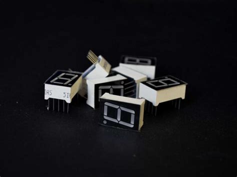 Display de 7 Segmentos de Ánodo Común INTESC