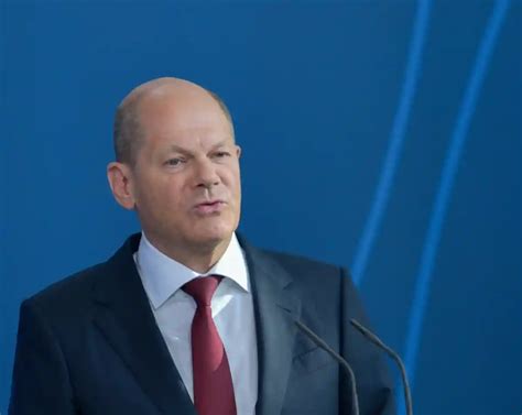 Шольц в Праге призвал пересмотреть принятие решений в ЕС