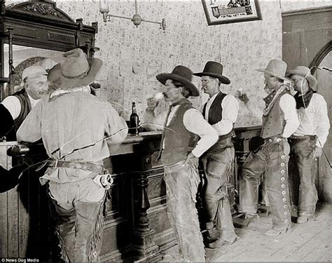 Wild West Saloons Revealed In 19th Century Photos Daily Mail Online