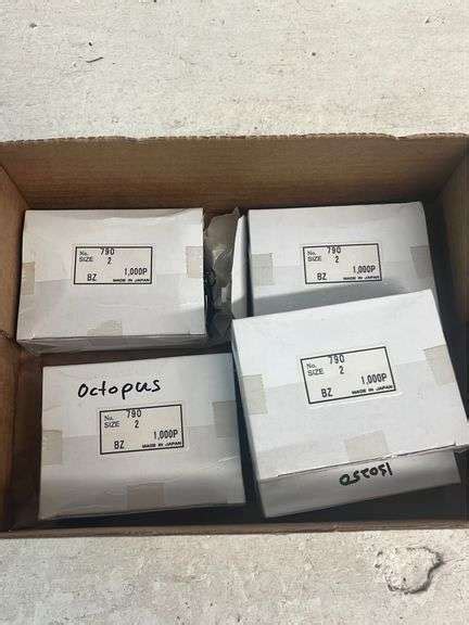 Assorted Hooks Isabell Auction