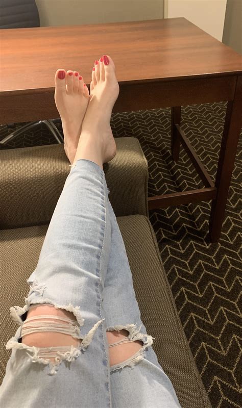 Kiss Each Toes After You Finish Licking My Soles R Size10PlusSoles