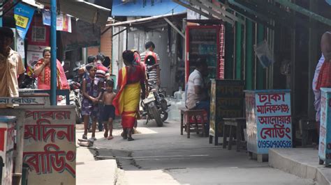 খাদ্য সংকটে দৌলতদিয়ার যৌনকর্মীদের মানবেতর জীবন