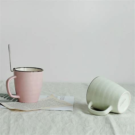 플레이팅 도자기 머그컵 2p 은은하고 사랑스러운 365일 인테리어 생활소품은 봉봉상회 플레이팅 도자기 머그컵 2p 은은하고 사랑스러운 365일 인테리어 생활소품은 봉봉상회