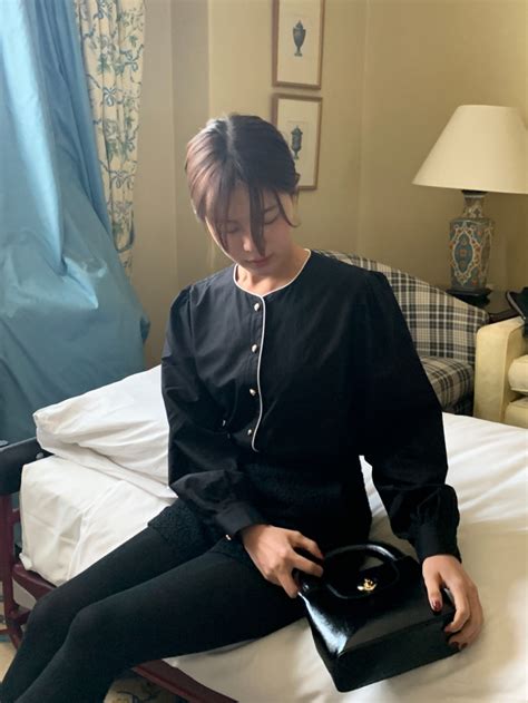 어베인 에디 하트 금장 블랙 미니 핸드백