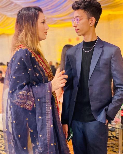 Viral Couple Asad And Nimrah Latest Pictures Reviewit Pk