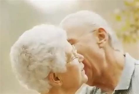 Το ποσοστό των ηλικιωμένων που κάνει σεξ και το απολαμβάνει The Opinion