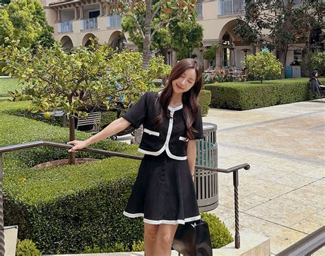 리리앤코 듀라브엘 트위드 뒷밴딩 투피스 세트 여름 여름신상 여름트위드 빅사이즈트위드 여름하객룩 반팔하객룩 투피스세트 투피스하객룩 격식룩 상견례룩 신상 하객룩 빅사이즈 자체