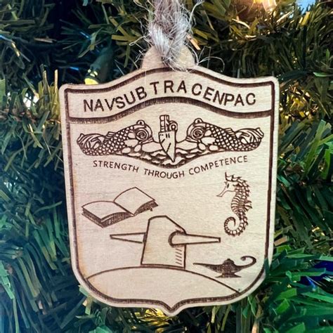 C0926 Command Crest Wood Ornament Dolphin Store Hawaii C0926 Command Crest Wood Ornament Dolphin Store Hawaii