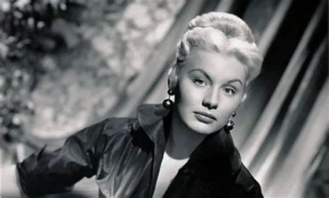 Nasib Tragis 6 Artis Cantik Hollywood Yang Dianggap Bodoh Showbiz