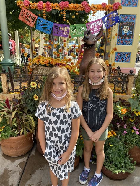 The Girls At Disneyland Rudy Garcia Flickr