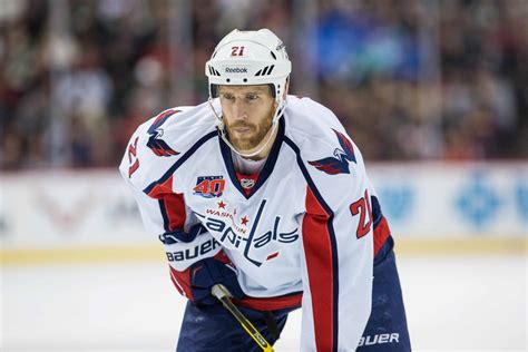 Capitals Trade Brooks Laich To Maple Leafs For Daniel Winnik