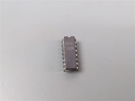 Signetics S8233 Digital Multiplexer Ic 2 Input 4 Bit Rare Gray 1970