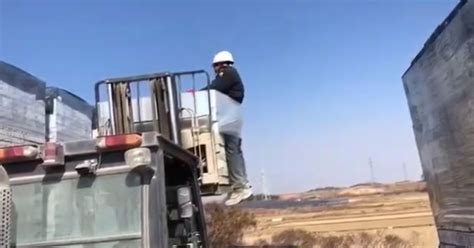 지게차 가혹행위 스리랑카 이주노동자 새 일터 구해 새 출발