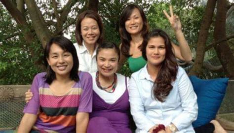 Screenwriter And Tv Host Rafidah Abdullah Denies Getting Married Down Under New Straits