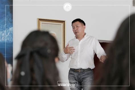 Сургагч багш хөтөлбөр амжилттай хэрэгжиж байна