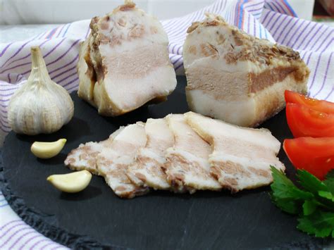 Вкусное сало со свиной щеки Такое сало, кроме высоких вкусовых качеств ...