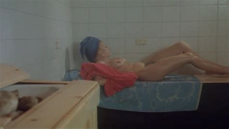 Moana Pozzi Nuda ~30 Anni In Provocazione