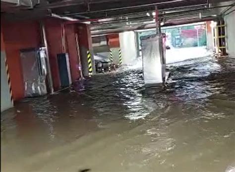 Скопјани пријавија 349 осигурани штети од силното невреме имотот на „Ист Гејт Мол“ осигуран со