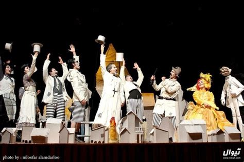 ملاقات بانوی سالخورده در نیاورانعکس