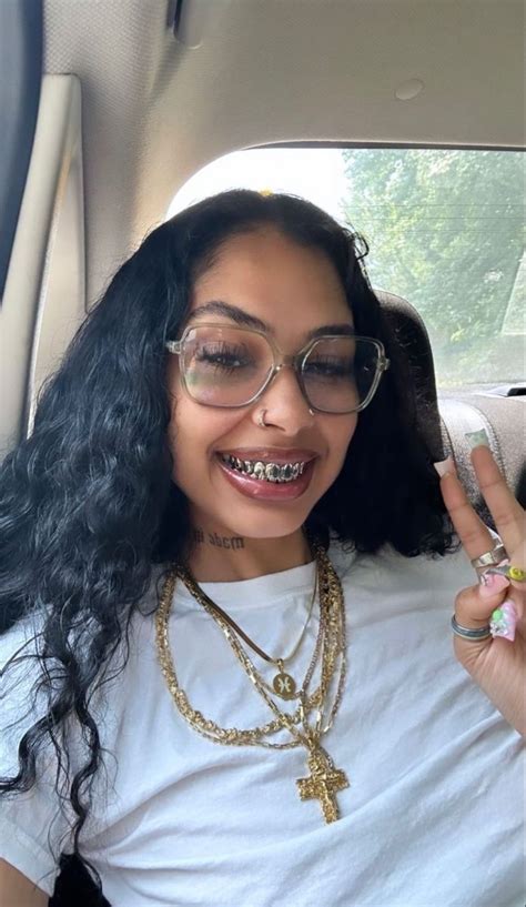 Angel On Tumblr Beautiful Mexican Women Gorgeous Girls Beautiful Women Streetwear Fashion