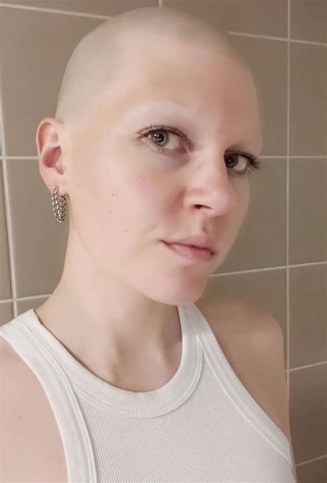 Pin By Mauricio Silva On Beautiful Bald Girls Bald Women Shave