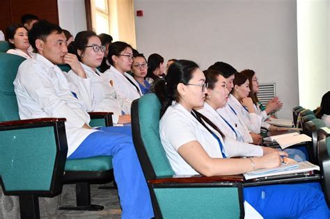 Эмч нар хүүхдийн амь тэнссэн үед үзүүлэх тусламжид суралцав