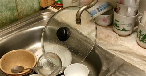 Разведената колежка на съпруга ми продължаваше да му изпраща свои снимки Вече мислех за развод