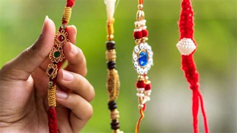 Raksha Bandhan 2023 आने वाला है रक्षाबंधन का त्योहार भाई के लिए राखी