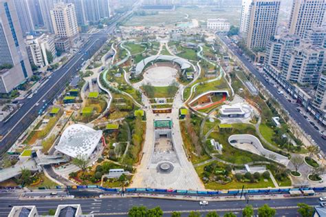 苕溪锦带传统风貌区新增网红打卡点，临安人民广场全新亮相！——浙江在线