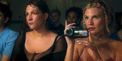 Die Hedonistische Kunstweltsatire Asche Von Elena Wolff Film