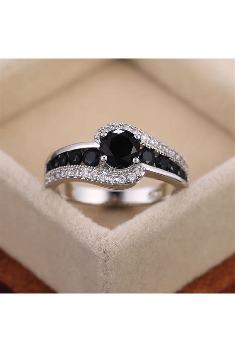Choice 6 F360 Huitan Special Interest Black Stone Women Wedding Ring Dazzling Crystal Zircon