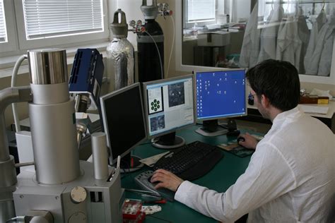 Scanning Electron Microscope UseScience