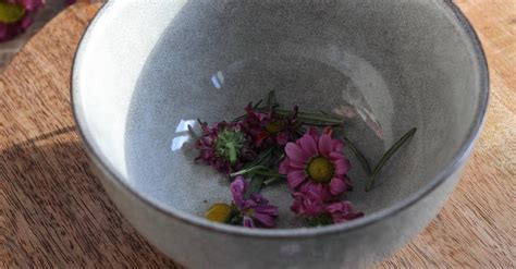 건강 고요한 국화 꽃 꽃병 나무 난초 달래는 대안 도기 도자기 라벤더 러스틱 명상 목욕 목조 판자