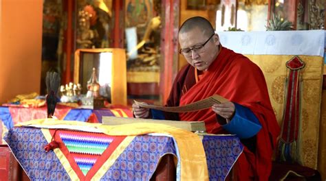 Гандантэгчэнлин хийдийн тэргүүн хамба ламаар лхаарамба Д Жавзандоржийг