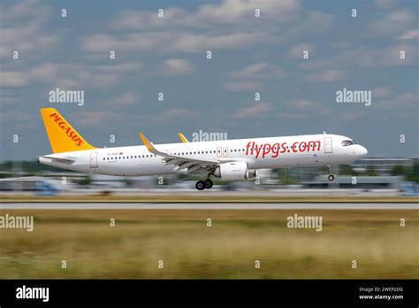 pegasus airlines a321 251nx with the tc rda aircraft marks lands on the